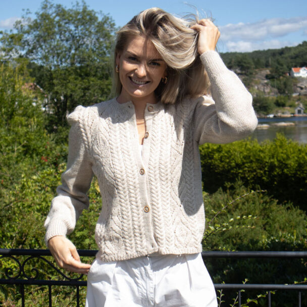 Tresser cardigan – Gratis strikkeoppskrifter